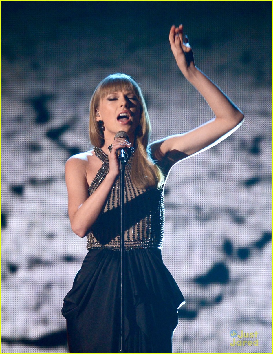 Taylor Swift: ACM Awards 2013 Performance | Photo 550778 - Photo ...