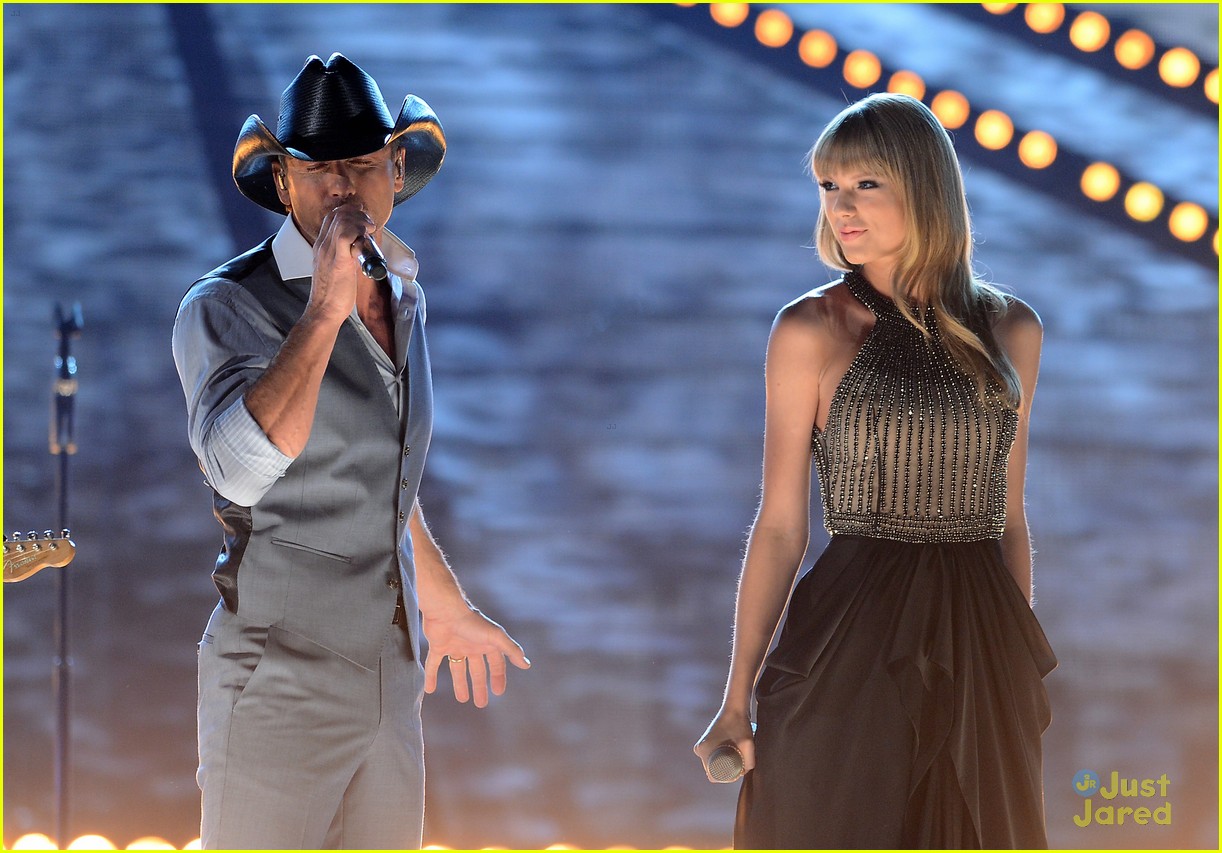 Taylor Swift: ACM Awards 2013 Performance | Photo 550785 - Photo ...