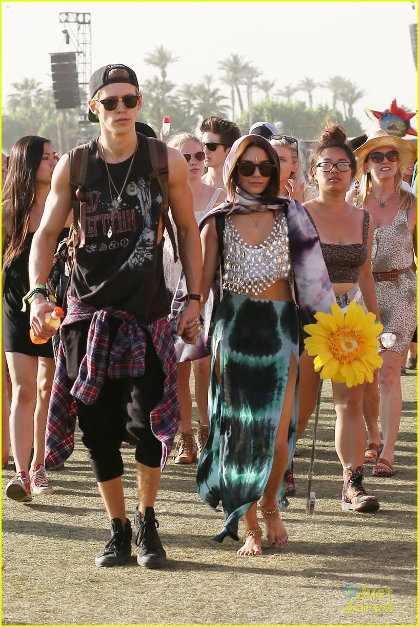 Vanessa Hudgens & Austin Butler: Last Night at Coachella | Photo 552645 ...
