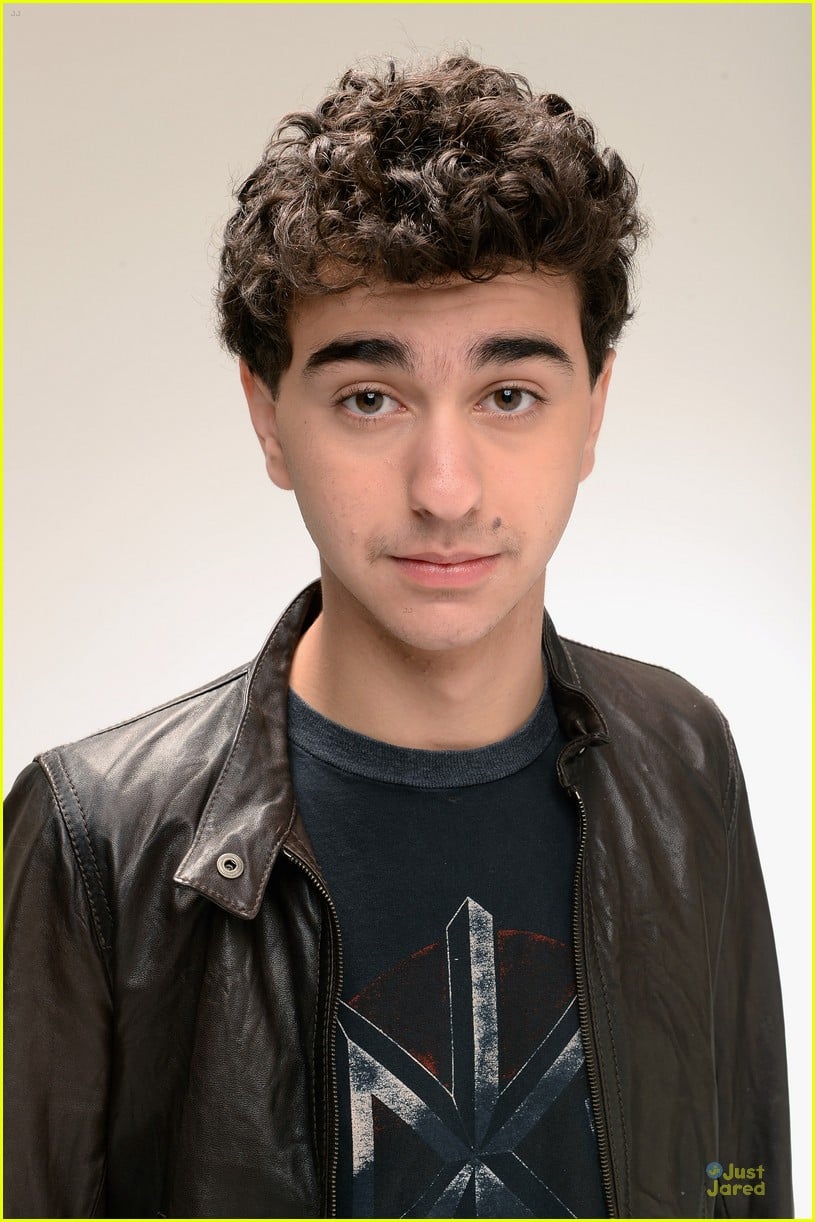 Alex Wolff: 'A Birder's Guide To Everything' at Tribeca | Photo 554577 ...