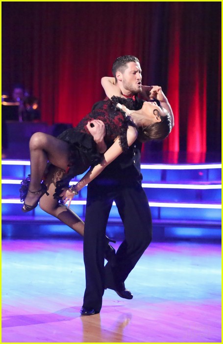 Zendaya & Aly Raisman: Safe Again on 'Dancing With The Stars'! | Photo ...