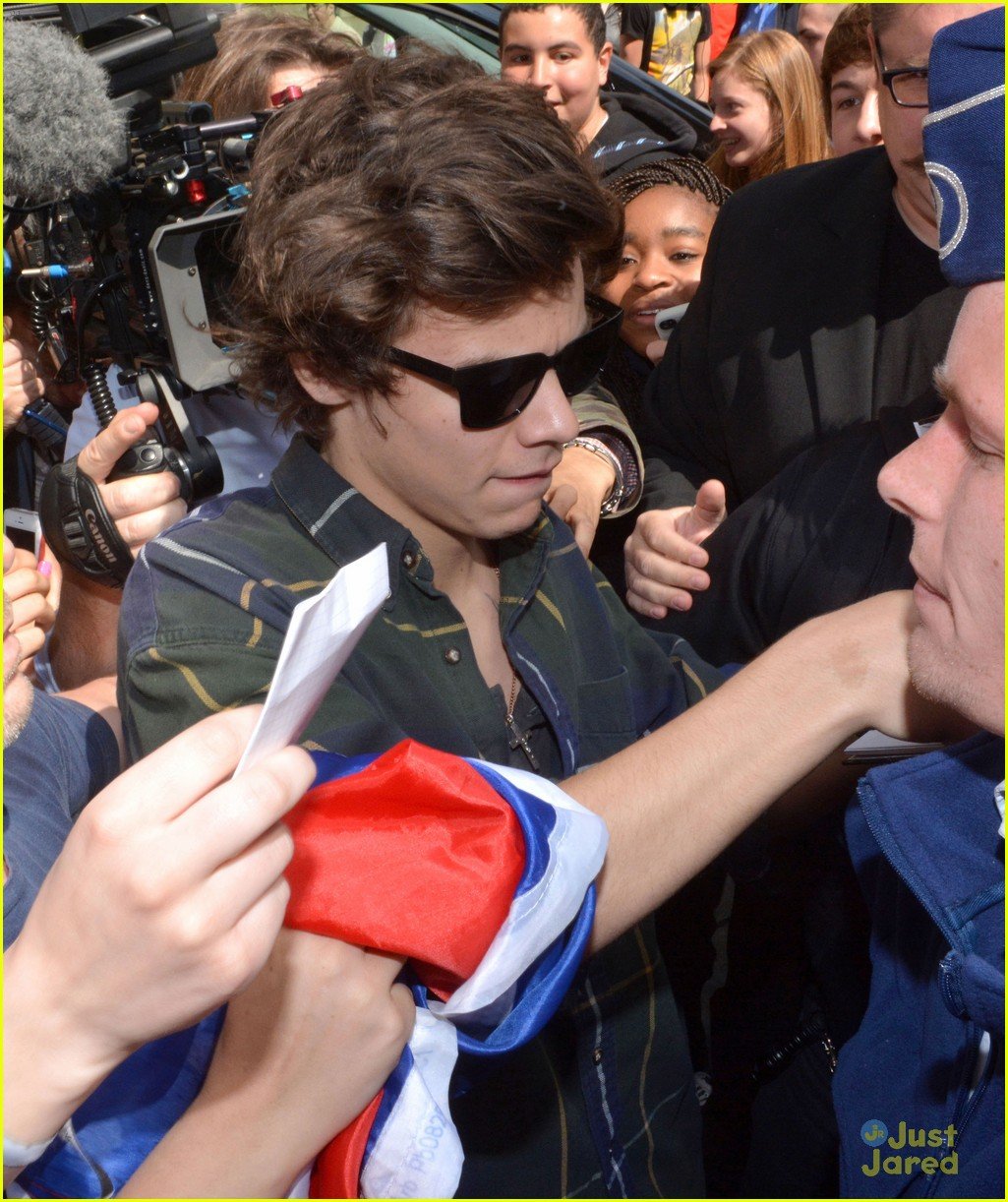 One Direction Swarmed By Fans in Belgium | Photo 557686 - Photo Gallery ...