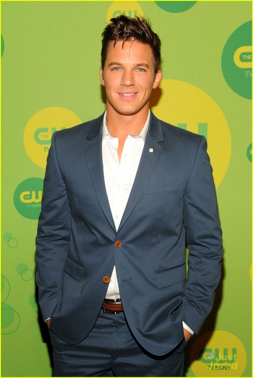 Aimee Teegarden & Matt Lanter: 'Star-Crossed' at CW Upfronts 2013 ...