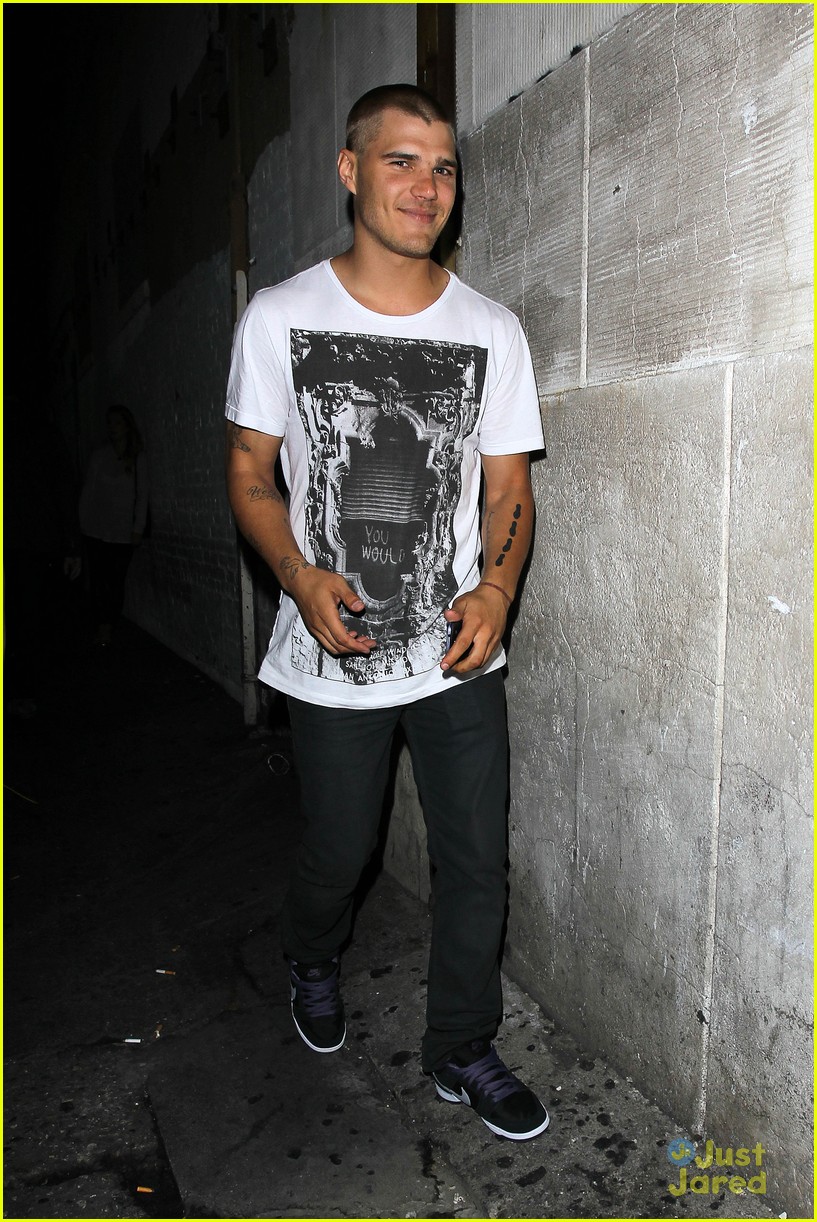 Chris Zylka: Sayers Club Exit | Photo 557386 - Photo Gallery | Just ...