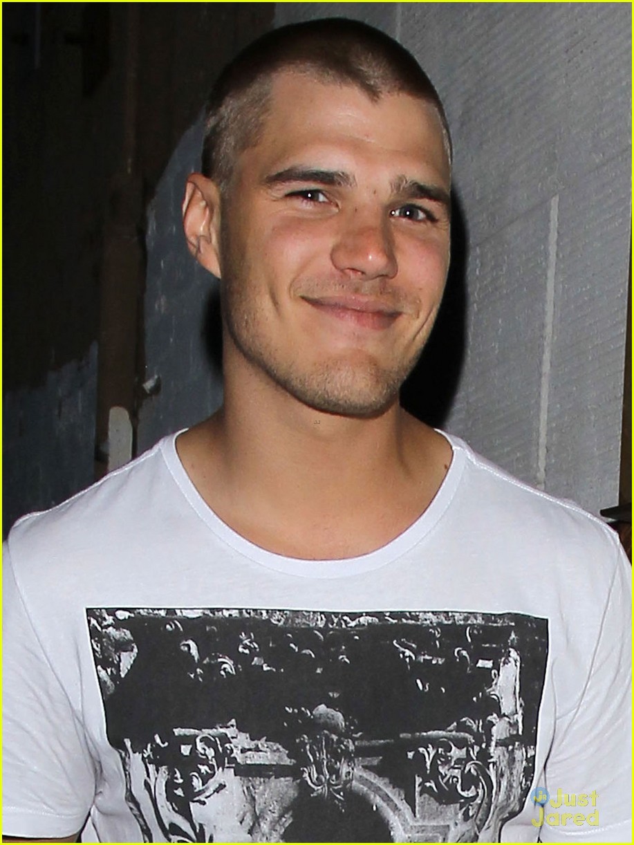 Chris Zylka: Sayers Club Exit | Photo 557388 - Photo Gallery | Just ...