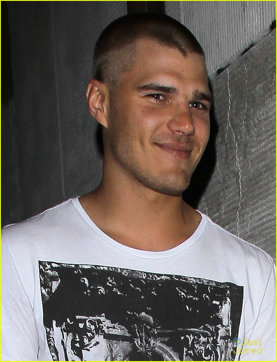 Chris Zylka: Sayers Club Exit | Photo 557389 - Photo Gallery | Just ...
