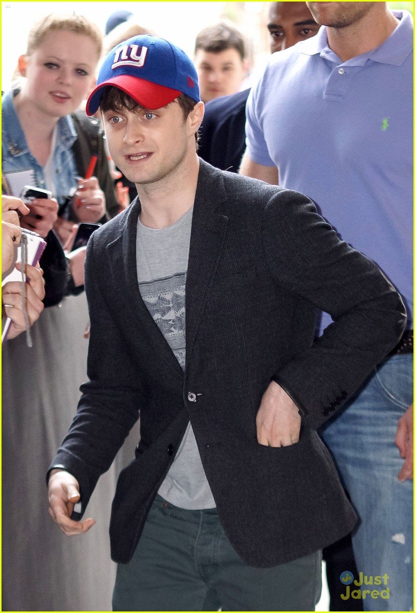 Daniel Radcliffe: NY Giants Cap Outside BBC Radio | Photo 563738 ...