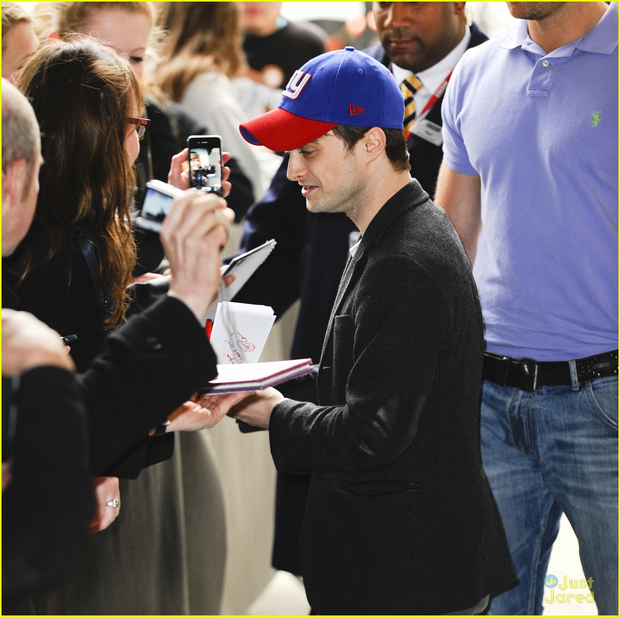 Daniel Radcliffe: NY Giants Cap Outside BBC Radio | Photo 563746 ...