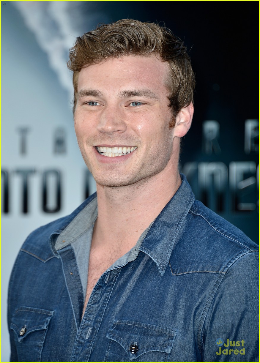 Derek Theler: 'Star Trek Into Darkness' Premiere | Photo 561189 - Photo ...