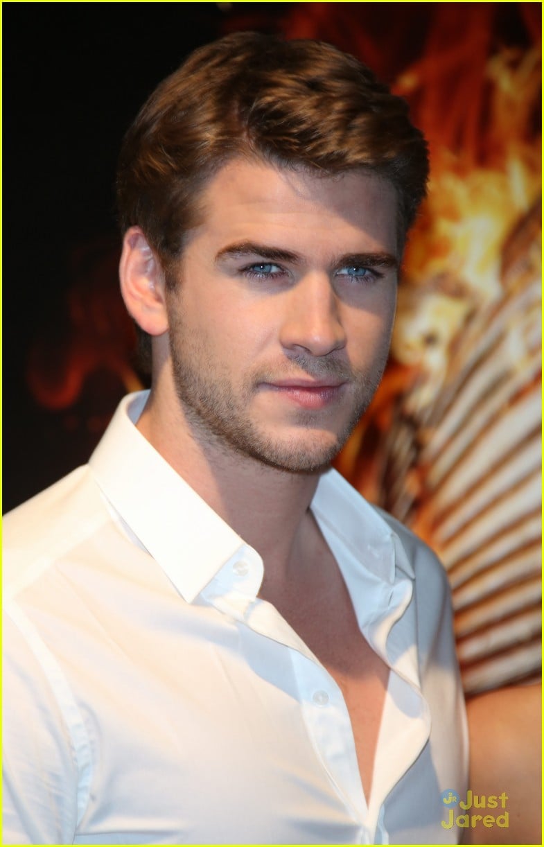 Liam Hemsworth & Sam Claflin: 'Catching Fire' in Cannes! | Photo 562343 ...