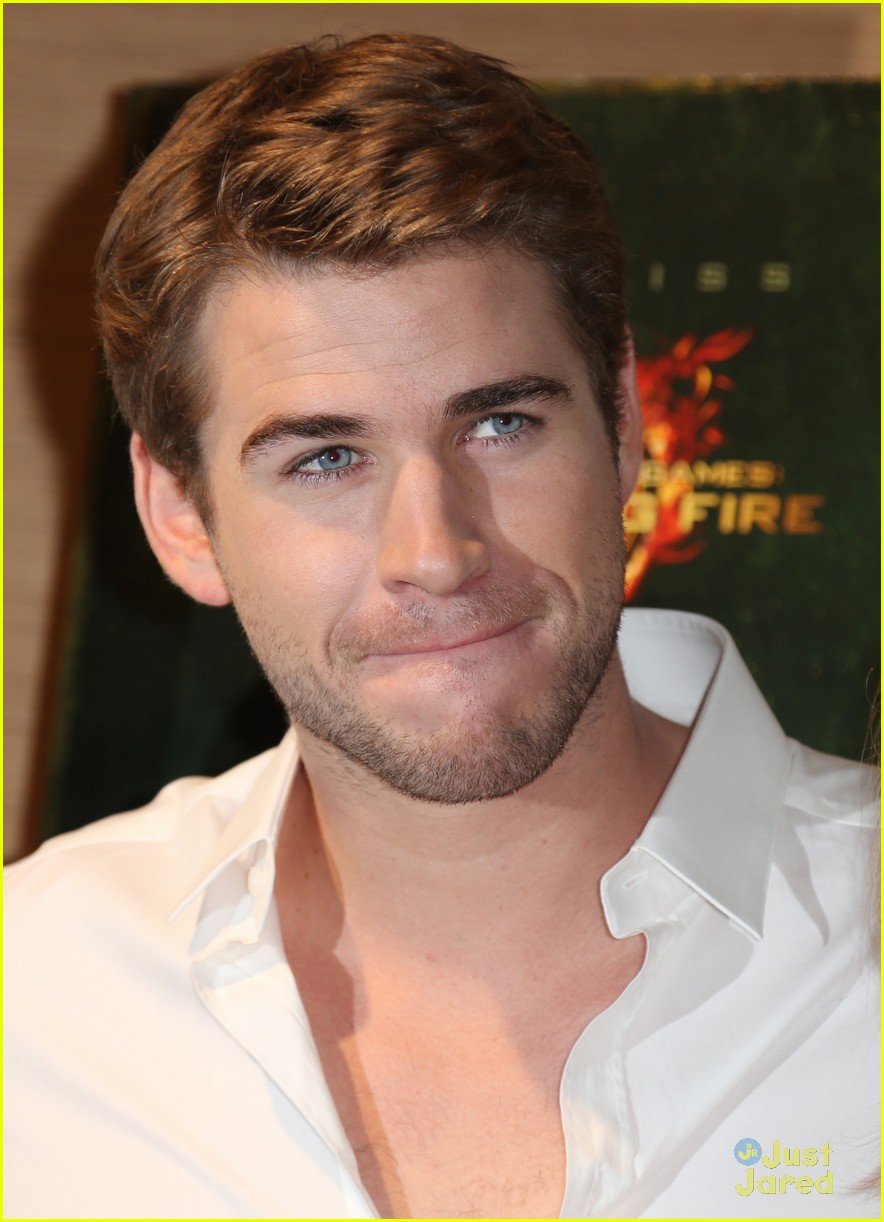 Liam Hemsworth & Sam Claflin: 'Catching Fire' in Cannes! | Photo 562366 ...