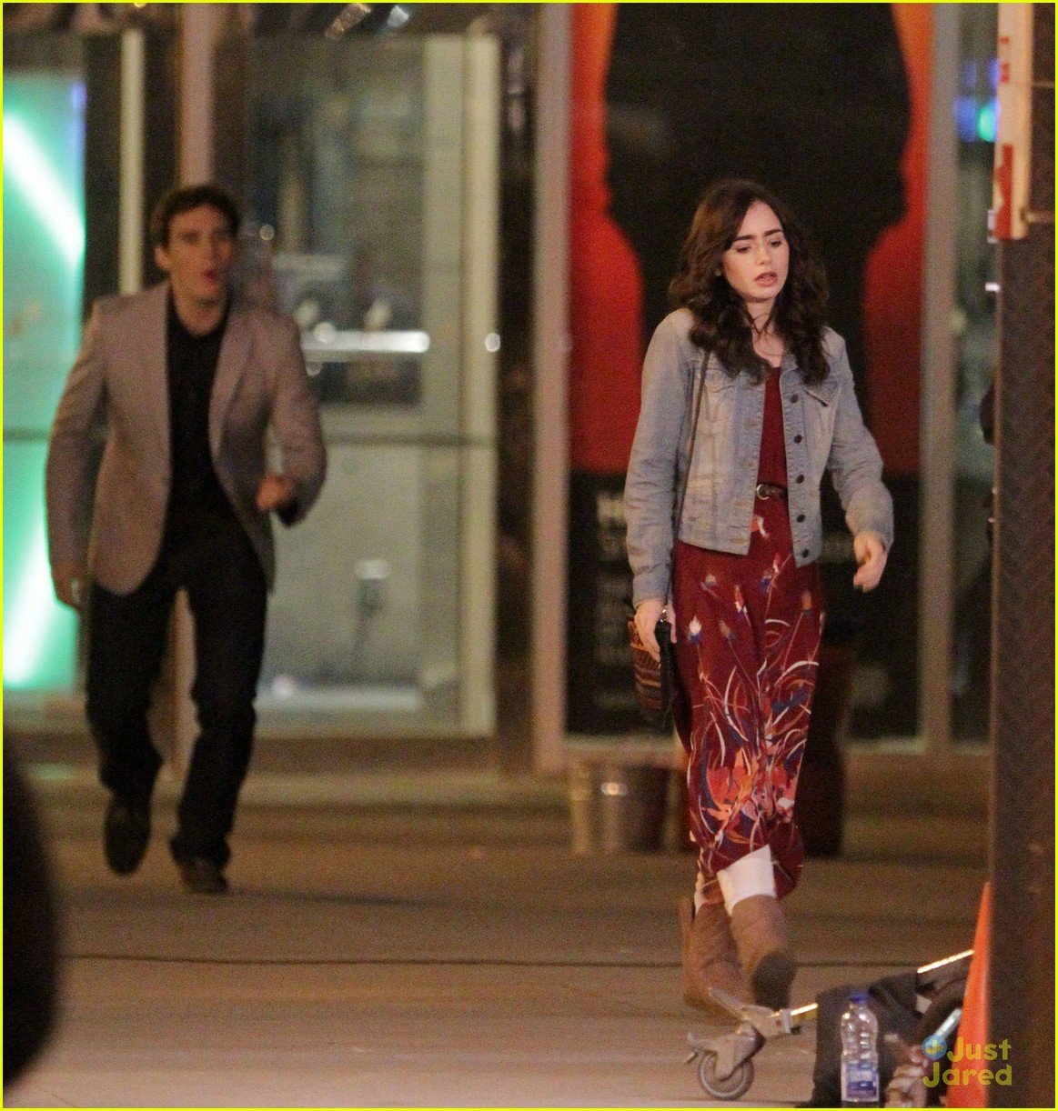 Lily Collins & Sam Claflin: Lover's Spat on 'Love, Rosie' Set | Photo ...