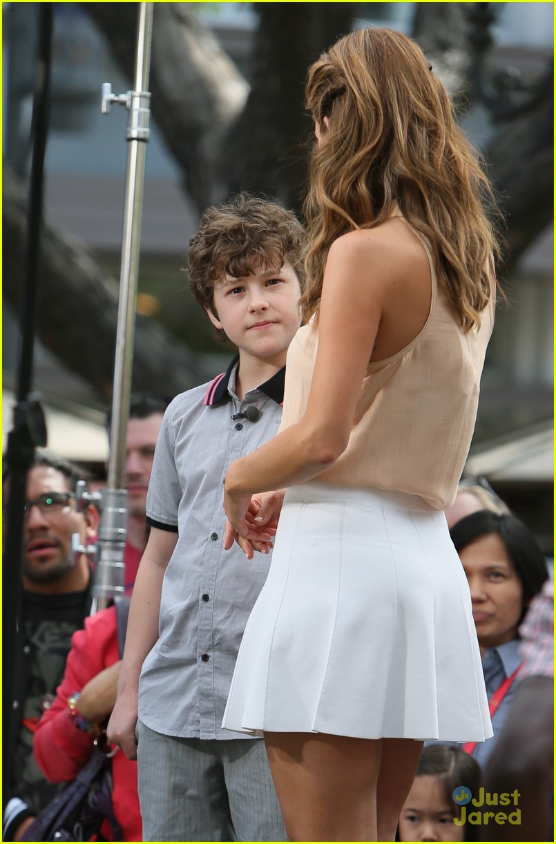 Nolan Gould: 'Extra' Appearance at The Grove | Photo 557353 - Photo ...