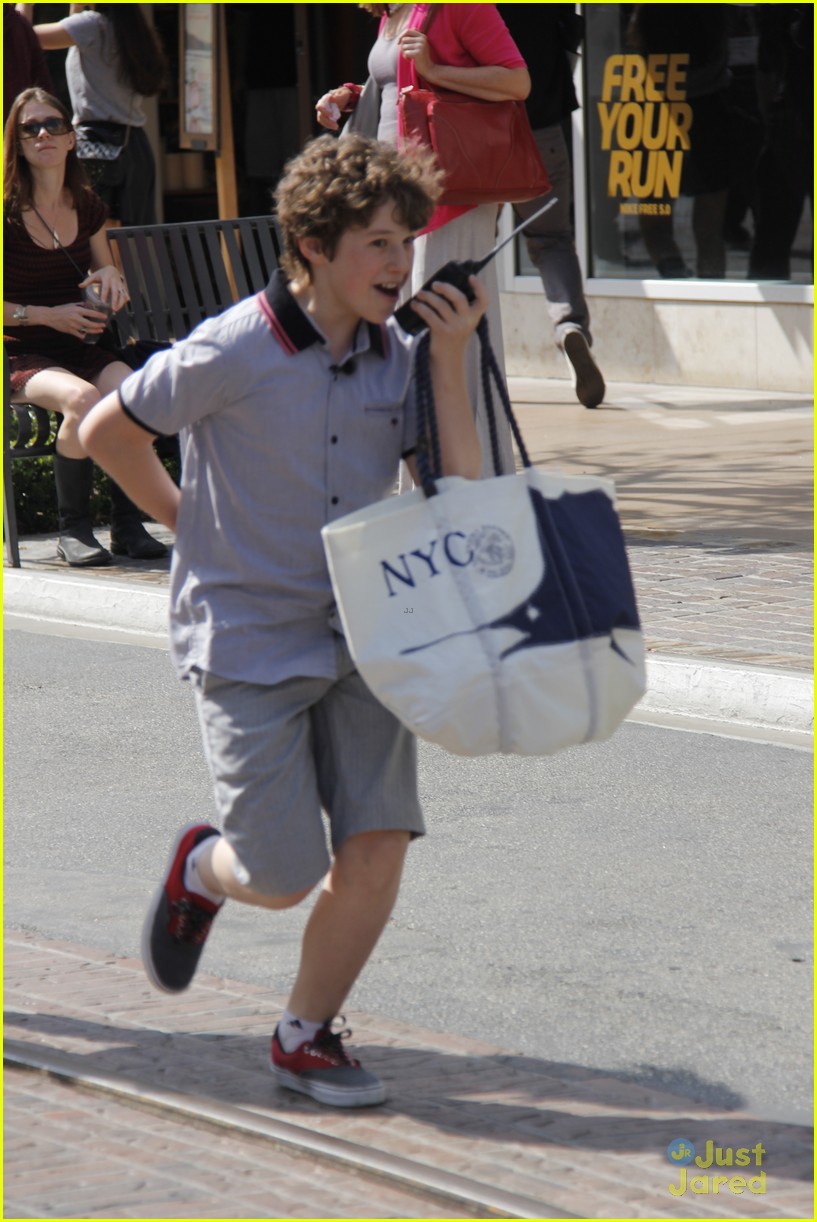 Nolan Gould: 'Extra' Appearance at The Grove | Photo 557363 - Photo ...
