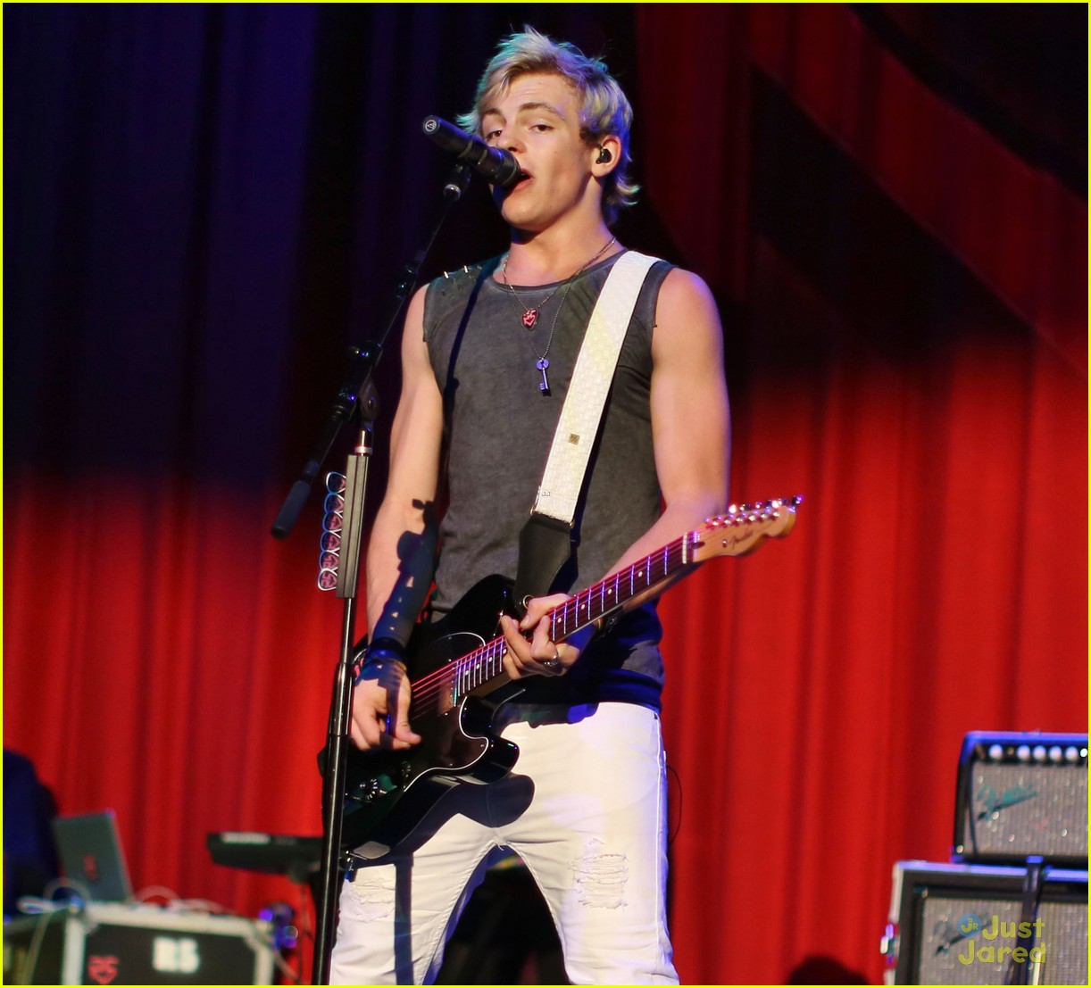 Ross Lynch: R5 Vancouver Concert Pics! | Photo 561391 - Photo Gallery ...