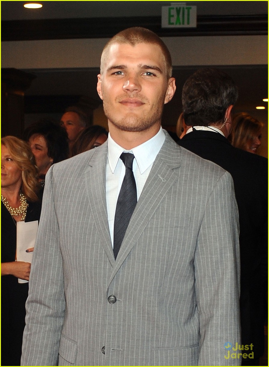 Chris Zylka: Race to Erase MS Gala | Photo 558654 - Photo Gallery ...