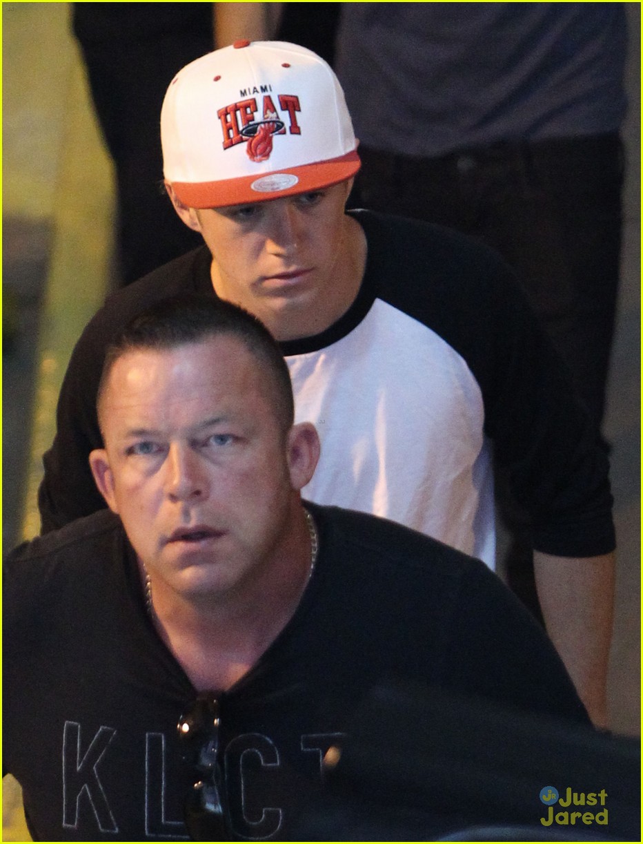 One Direction: Atlanta Hotel Exit | Photo 571124 - Photo Gallery | Just ...