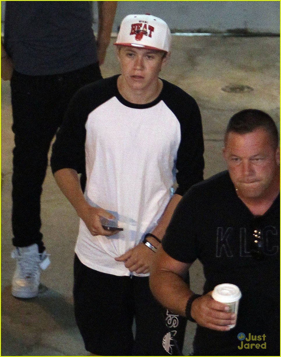 One Direction: Atlanta Hotel Exit | Photo 571129 - Photo Gallery | Just ...