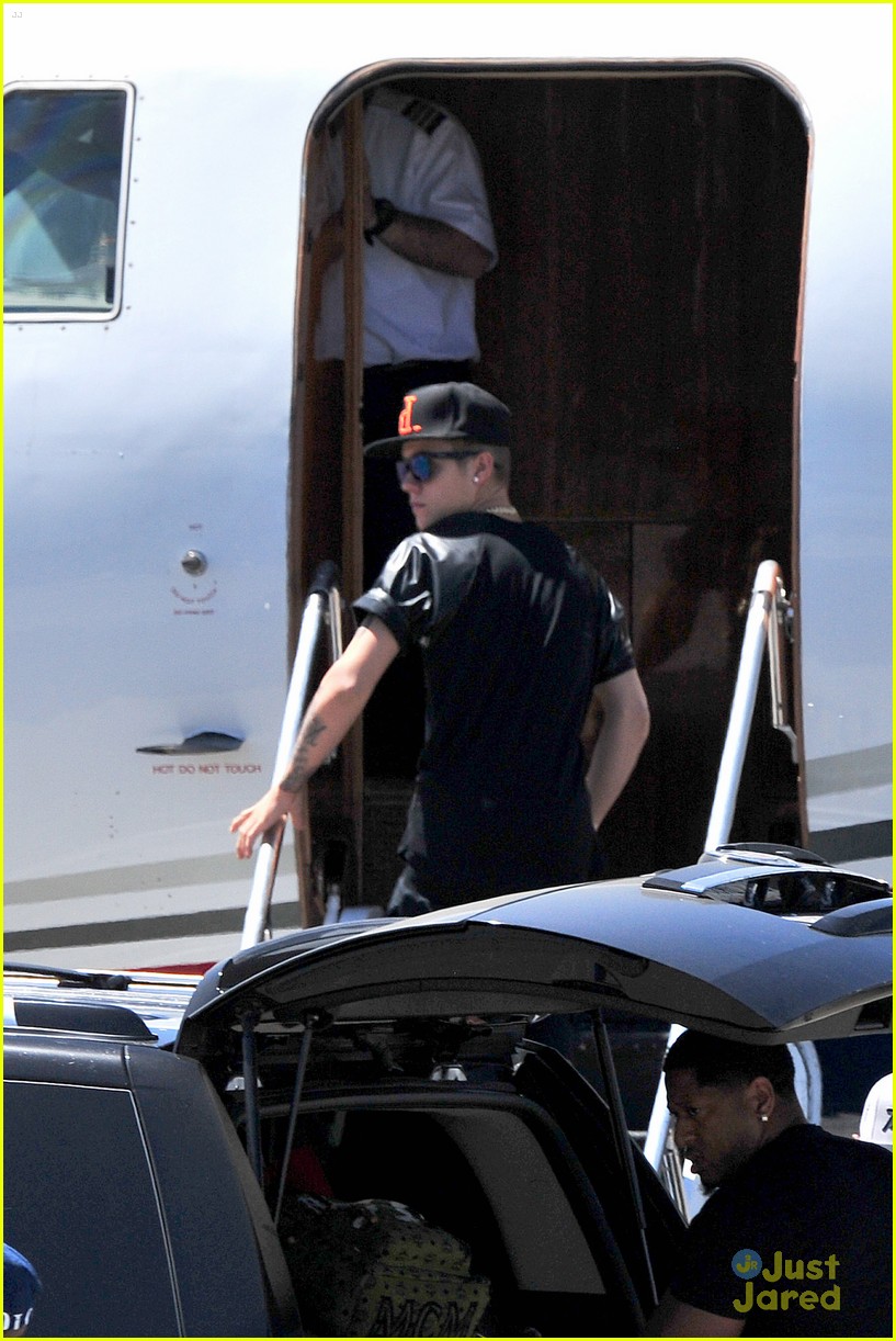 Justin Bieber: Private Jet for Believe Tour | Photo 570458 - Photo ...