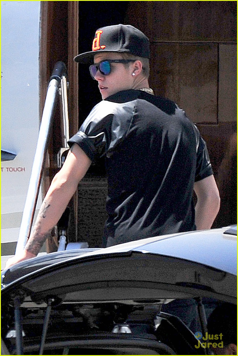 Justin Bieber: Private Jet for Believe Tour | Photo 570461 - Photo ...