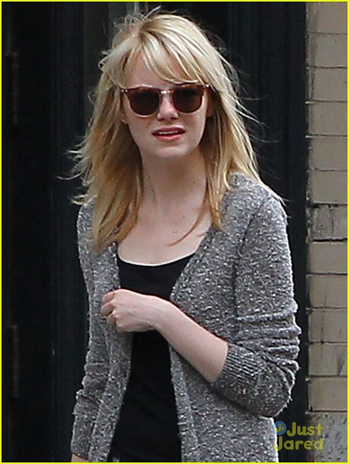 Full Sized Photo Of Emma Stone Andrew Garfield Walk Ren After Spider Man 2 Graduation 01 Emma