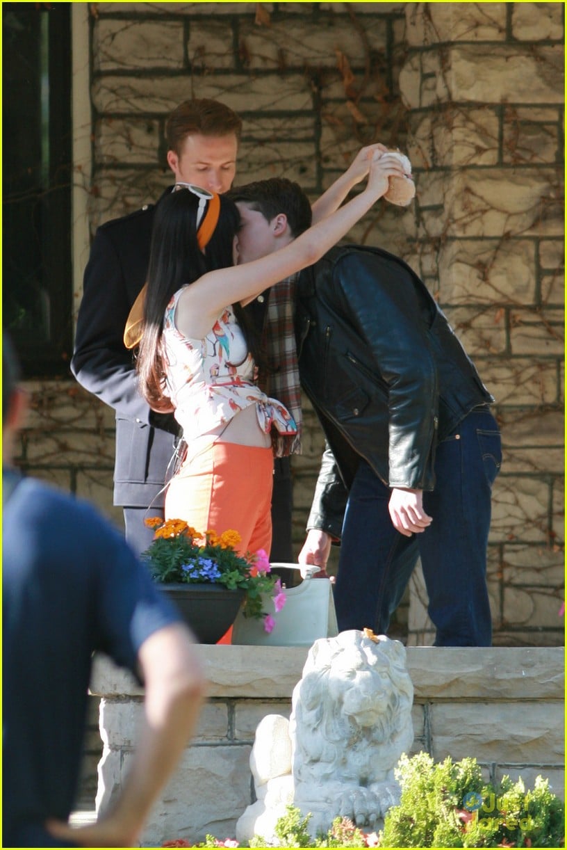 Isabelle Fuhrman & Joel Courtney: 'Dear Eleanor' Kisses | Photo 567765 ...