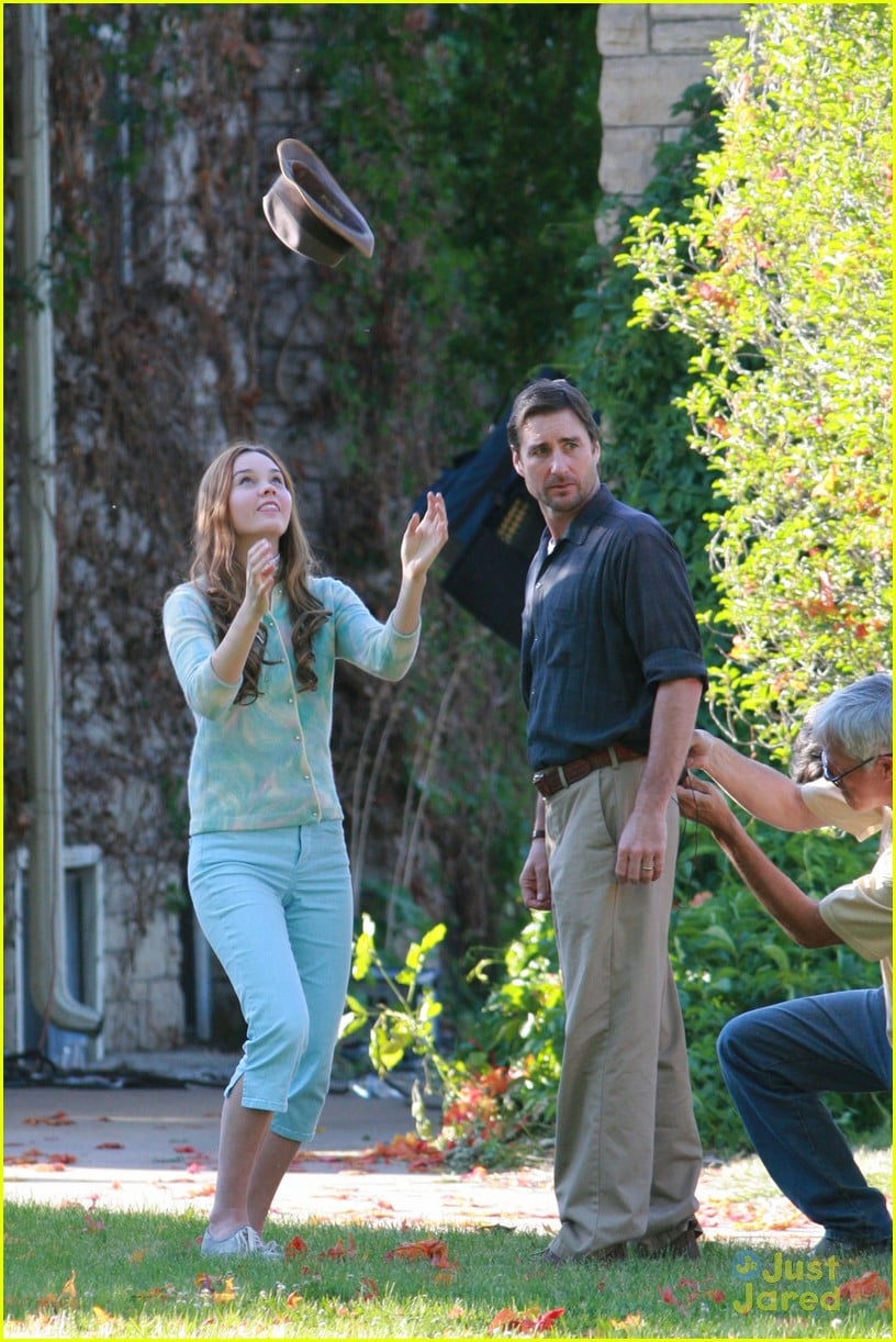 Isabelle Fuhrman & Joel Courtney: 'Dear Eleanor' Kisses | Photo 567768 ...