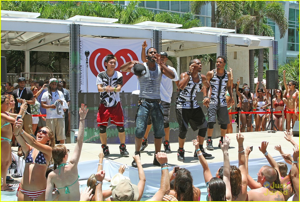 Jason Derulo: iHeartRadio Handstand! | Photo 573536 - Photo Gallery ...