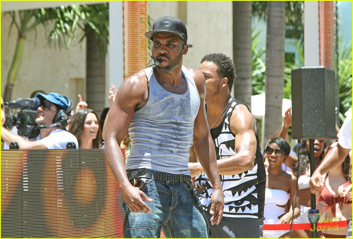 Jason Derulo: iHeartRadio Handstand! | Photo 573538 - Photo Gallery ...