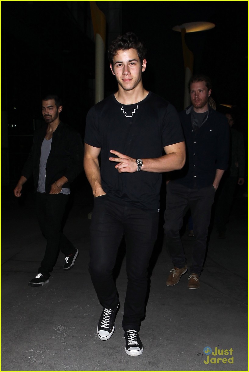 Joe & Nick Jonas Catch a Movie in WeHo | Photo 568356 - Photo Gallery ...