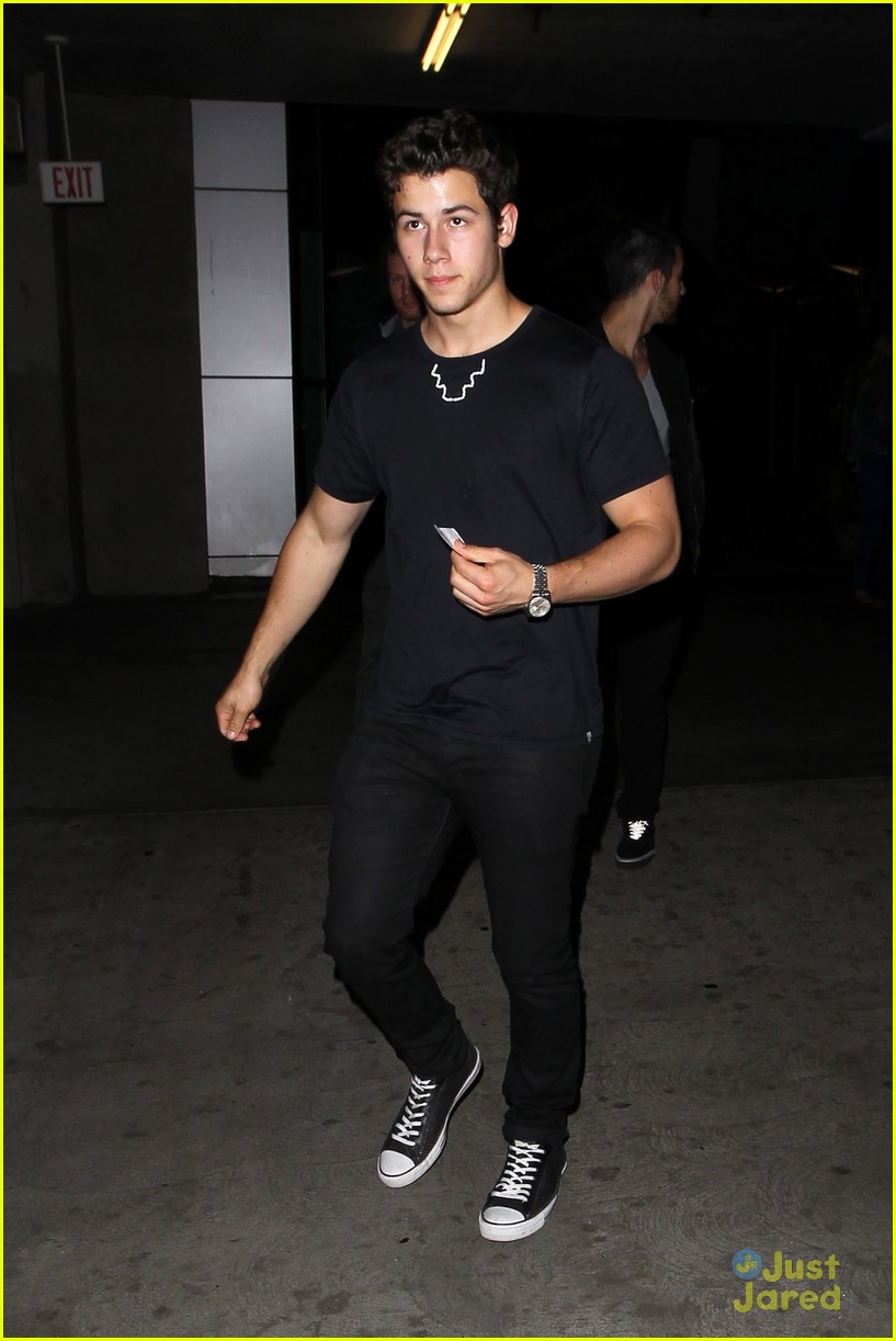 Joe & Nick Jonas Catch a Movie in WeHo | Photo 568361 - Photo Gallery ...