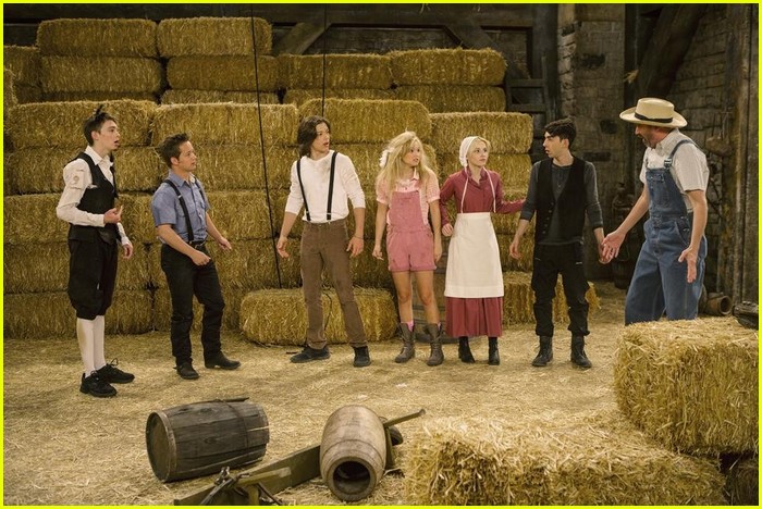 Leo Howard & Mateo Arias: 'Kickin' It' Is Back! | Photo 569382 - Photo ...