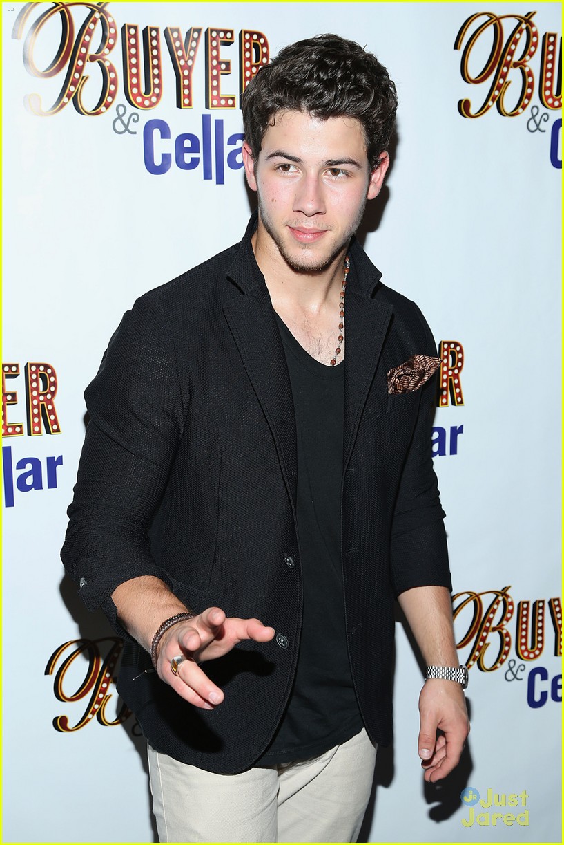 Nick Jonas: 'Buyer & Cellar' Opening Night! | Photo 572064 - Photo ...