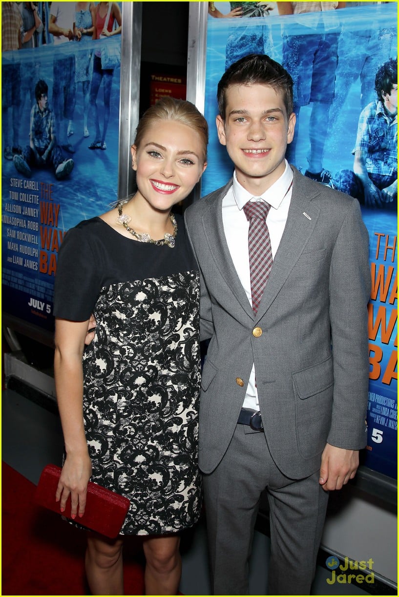 AnnaSophia Robb: 'The Way, Way Back' Premiere in NYC | Photo 572674 - Photo Gallery | Just Jared Jr.