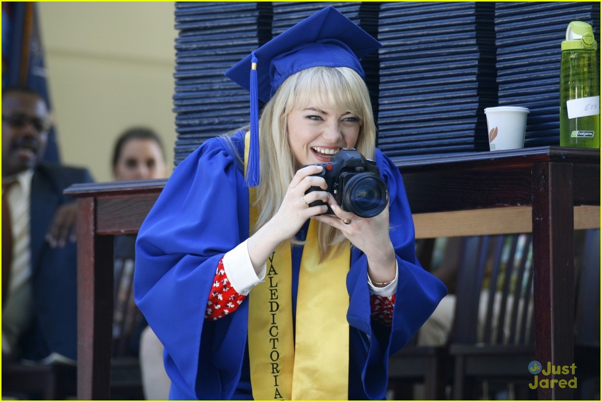 Emma Stone & Andrew Garfield: Graduation Kisses! | Photo 565778 - Photo ...