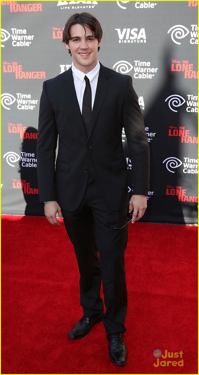 Steven R Mcqueen Kisses From Minnie Mouse At Lone Ranger Premiere Photo 571767 Photo