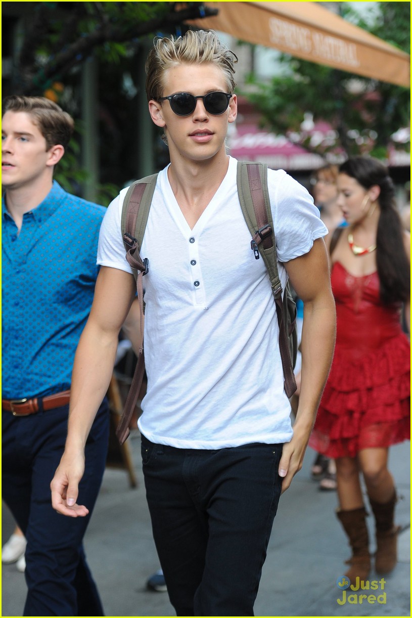 AnnaSophia Robb & Austin Butler: 'Carrie Diaries' Filming with Lindsey ...