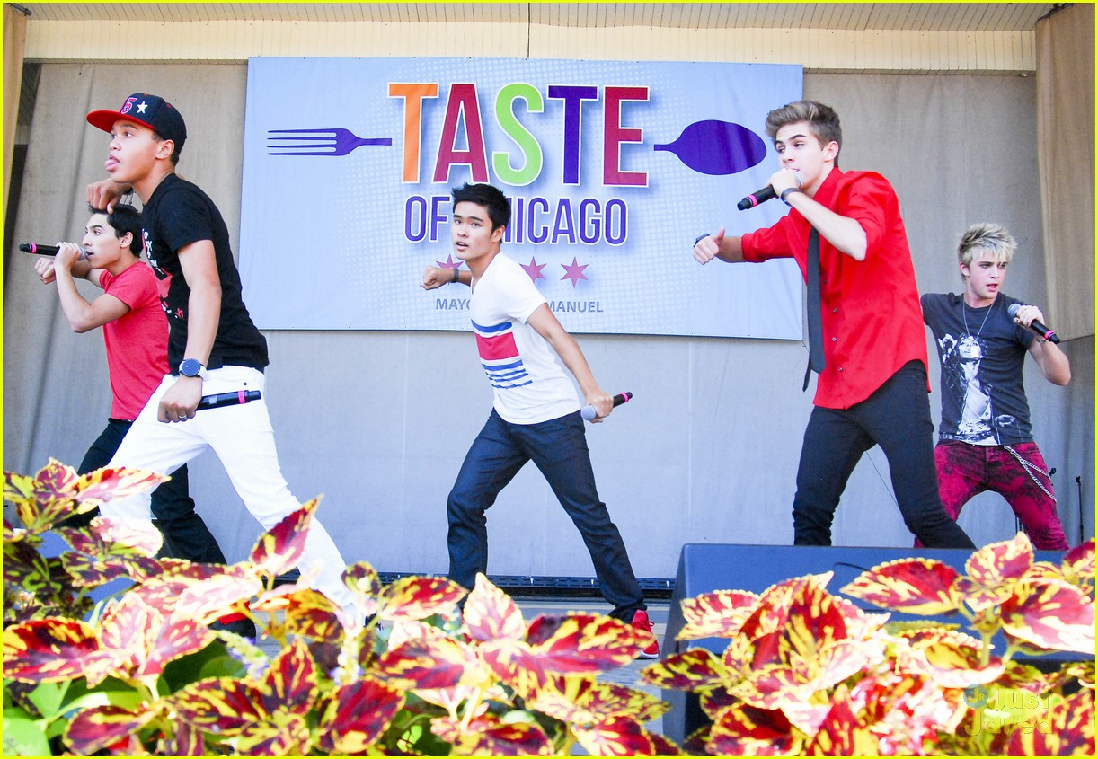 Chloe & Halle Bailey: Taste of Chicago! | Photo 577066 - Photo Gallery ...