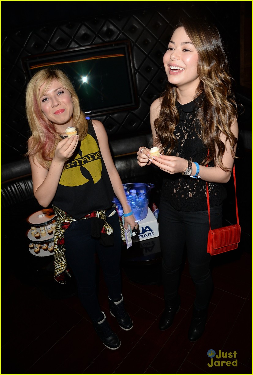 Miranda Cosgrove & Jennette McCurdy: Bruno Mars Concert Cuties! | Photo ...