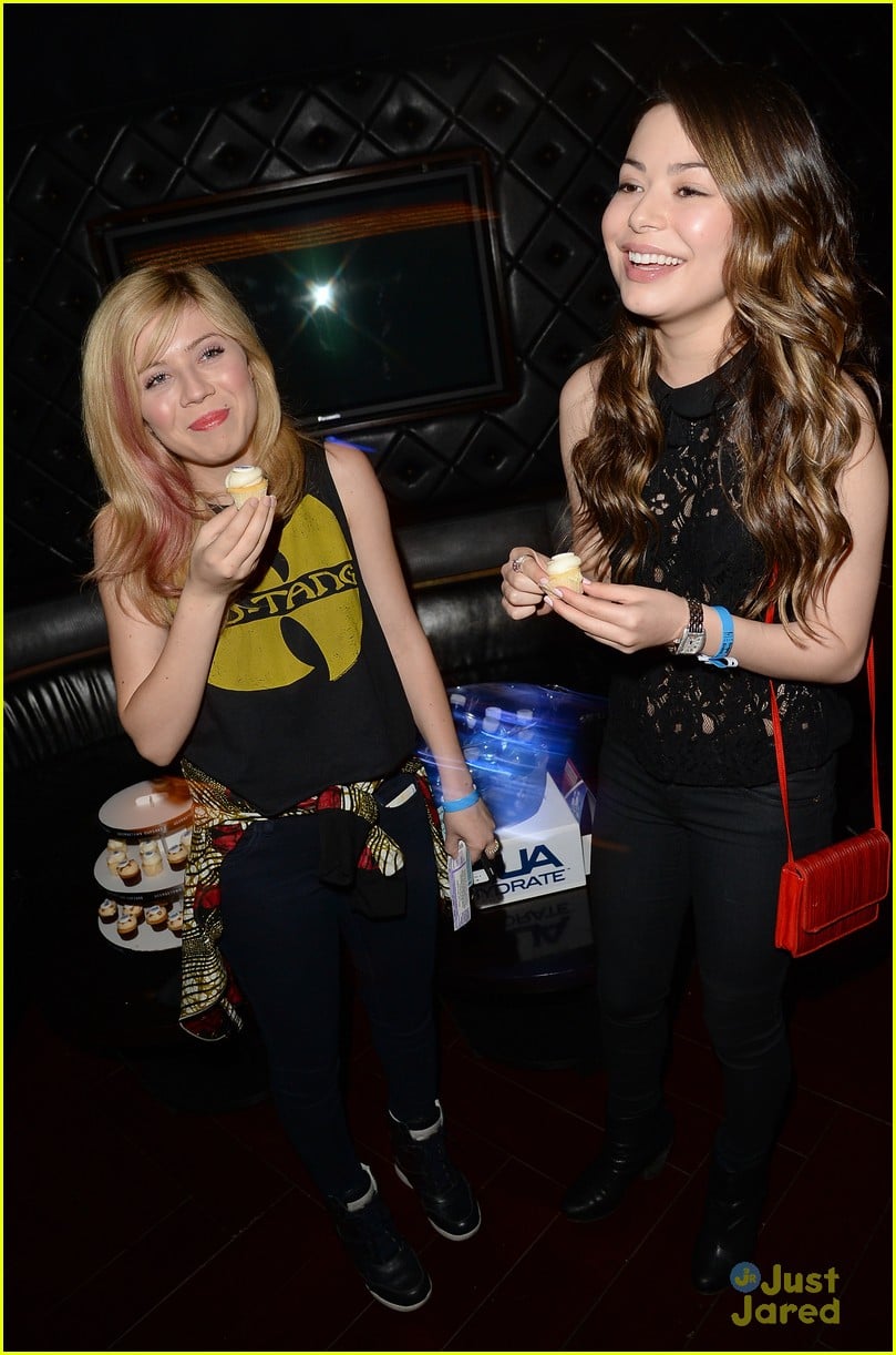 Miranda Cosgrove & Jennette McCurdy: Bruno Mars Concert Cuties! | Photo ...