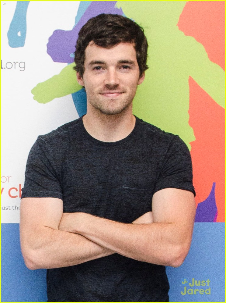 Ian Harding: Race For Every Child 5K in Washington, D.C.! | Photo ...