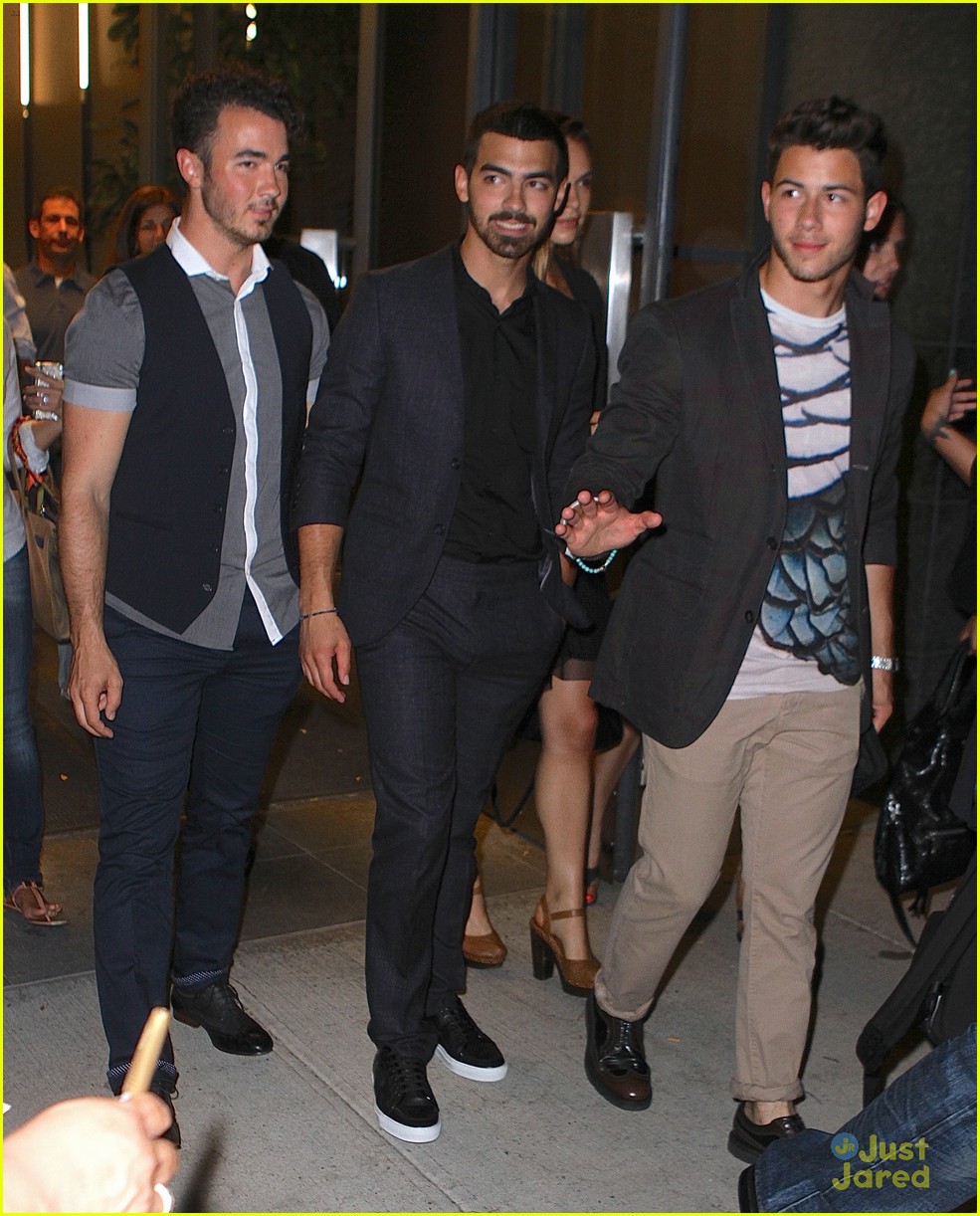 Jonas Brothers: Fan Friendly After 'Watch What Happens Live' Taping ...