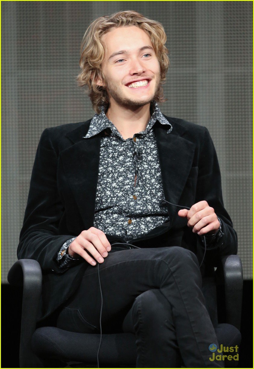 Adelaide Kane & Toby Regbo: 'Reign' at TCA Summer Press Tour | Photo ...