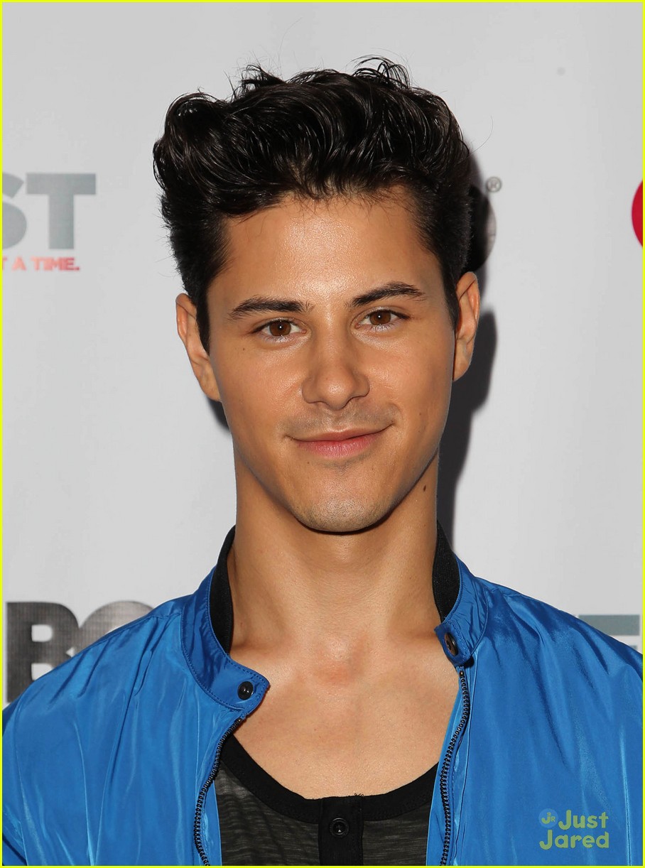 Michael J. Willett Closes Outfest with 'G.B.F.' | Photo 579848 - Photo ...