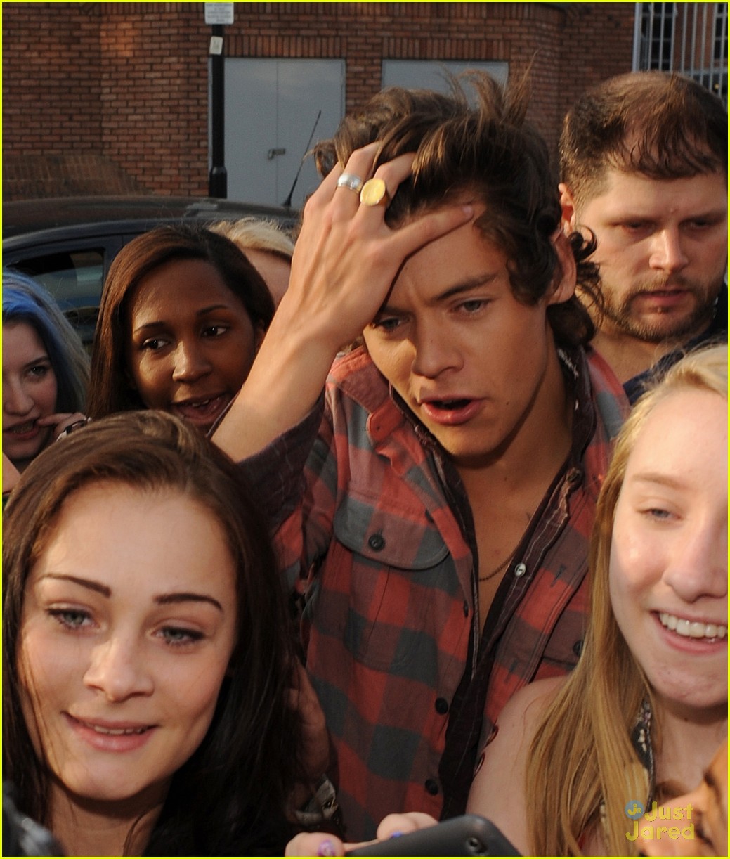 Harry Styles, Liam Payne & Niall Horan Meet Fans Ahead of 'This Is Us ...