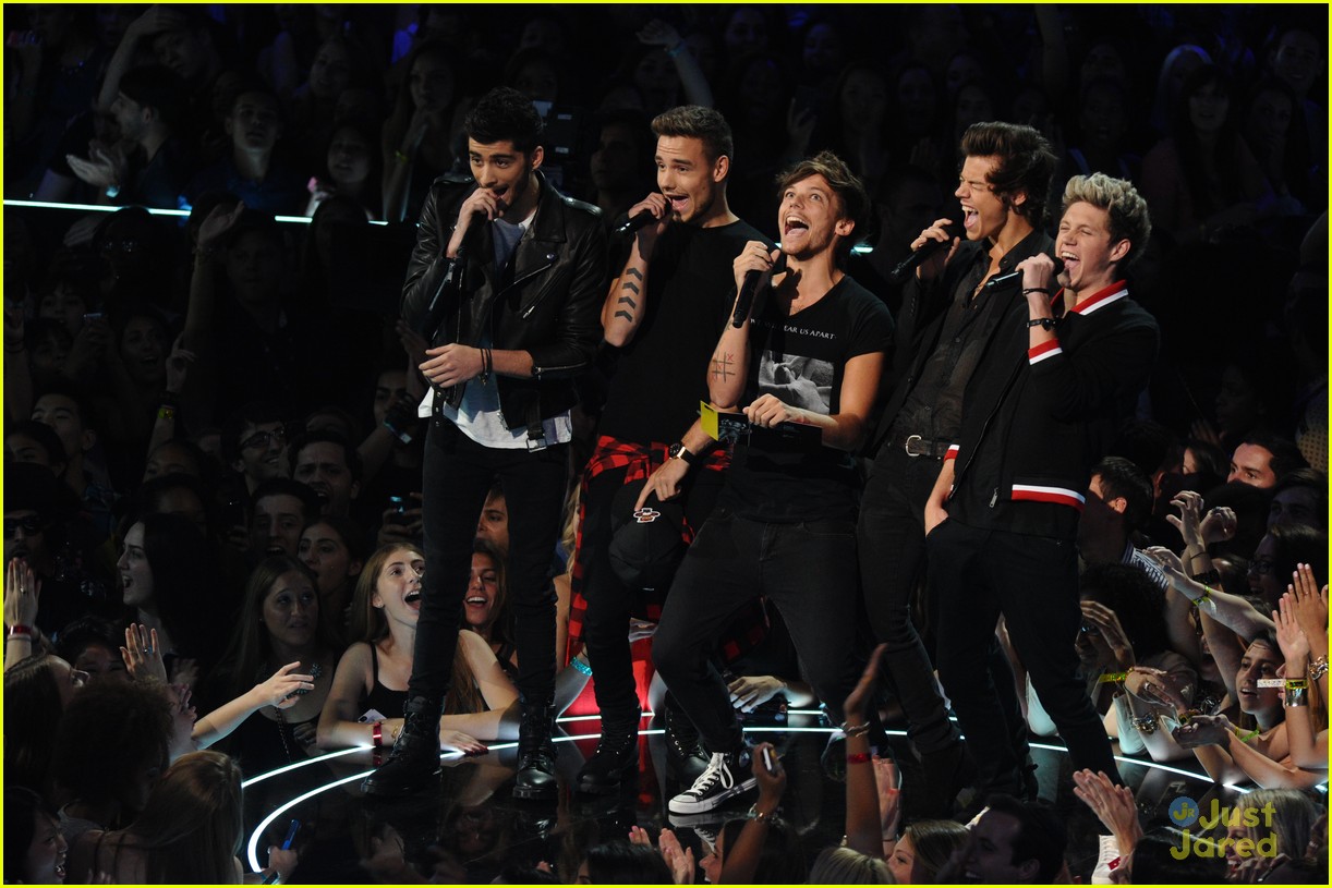 One Direction - MTV VMAs 2013 | Photo 591293 - Photo Gallery | Just ...