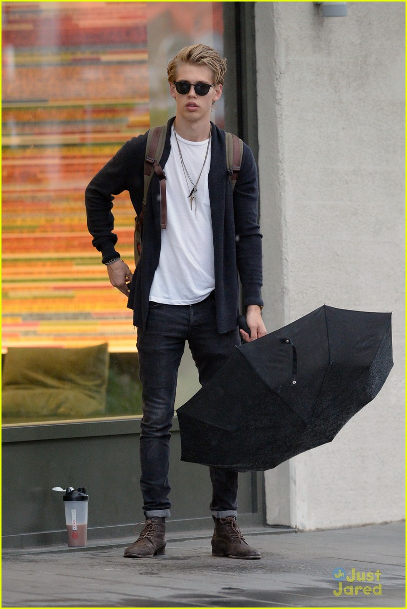 AnnaSophia Robb: Austin Butler Is 'The Sweetest Person I Have Ever Met ...