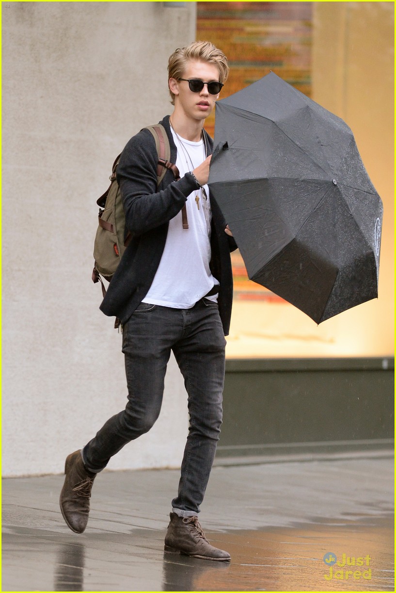 AnnaSophia Robb: Austin Butler Is 'The Sweetest Person I Have Ever Met ...