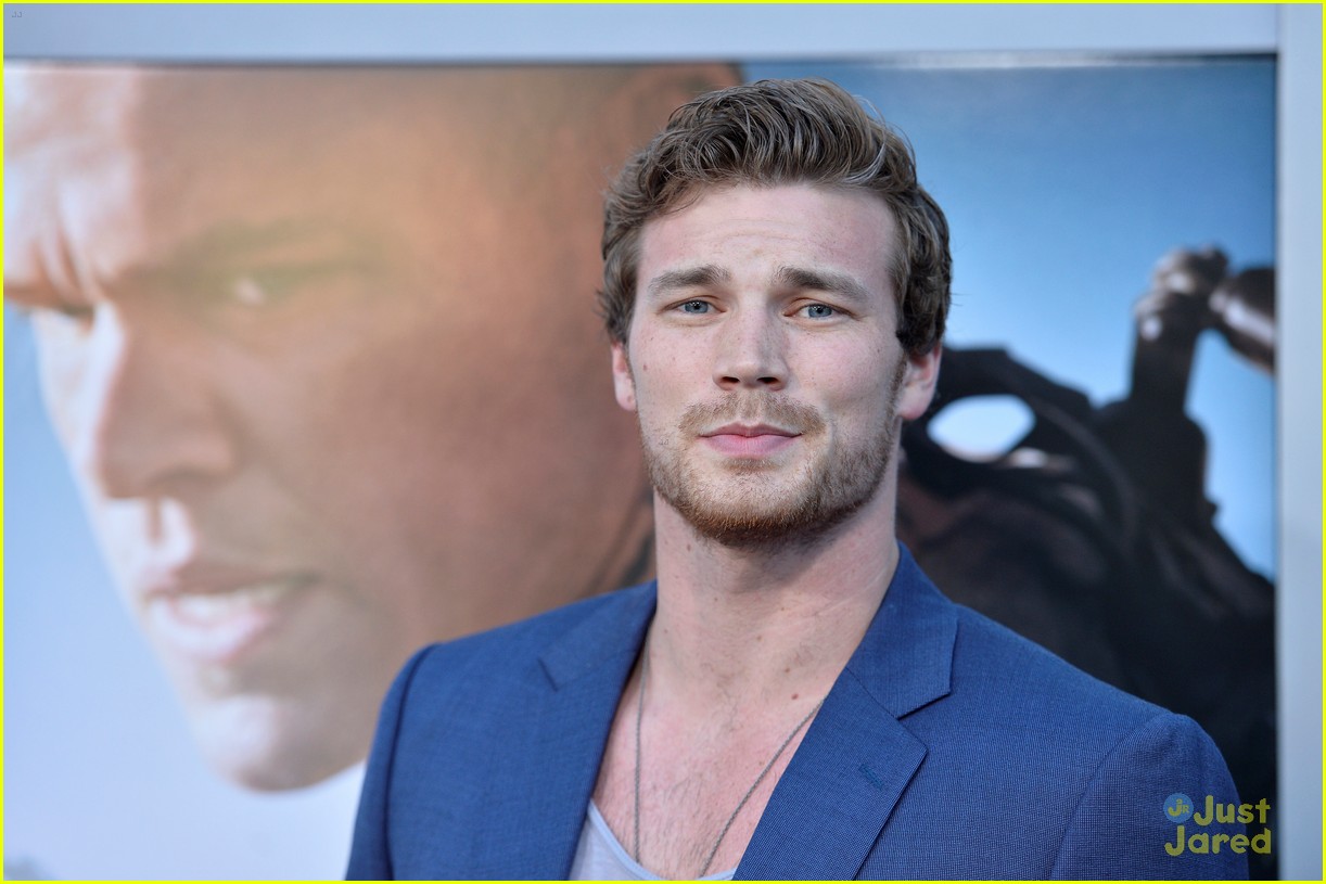Derek Theler: 'Elysium' Premiere Guy | Photo 585708 - Photo Gallery ...