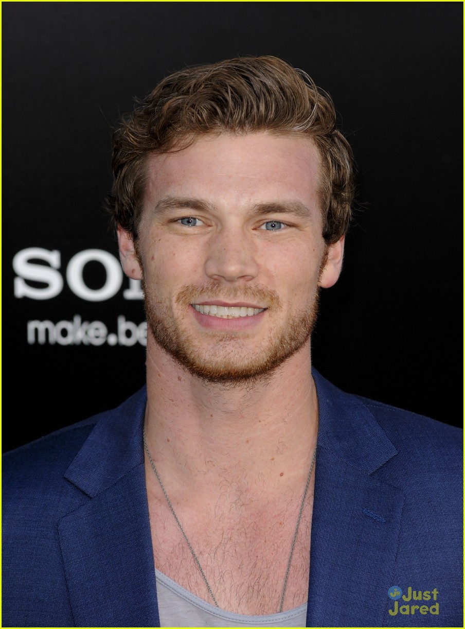 Derek Theler: 'Elysium' Premiere Guy | Photo 585709 - Photo Gallery ...
